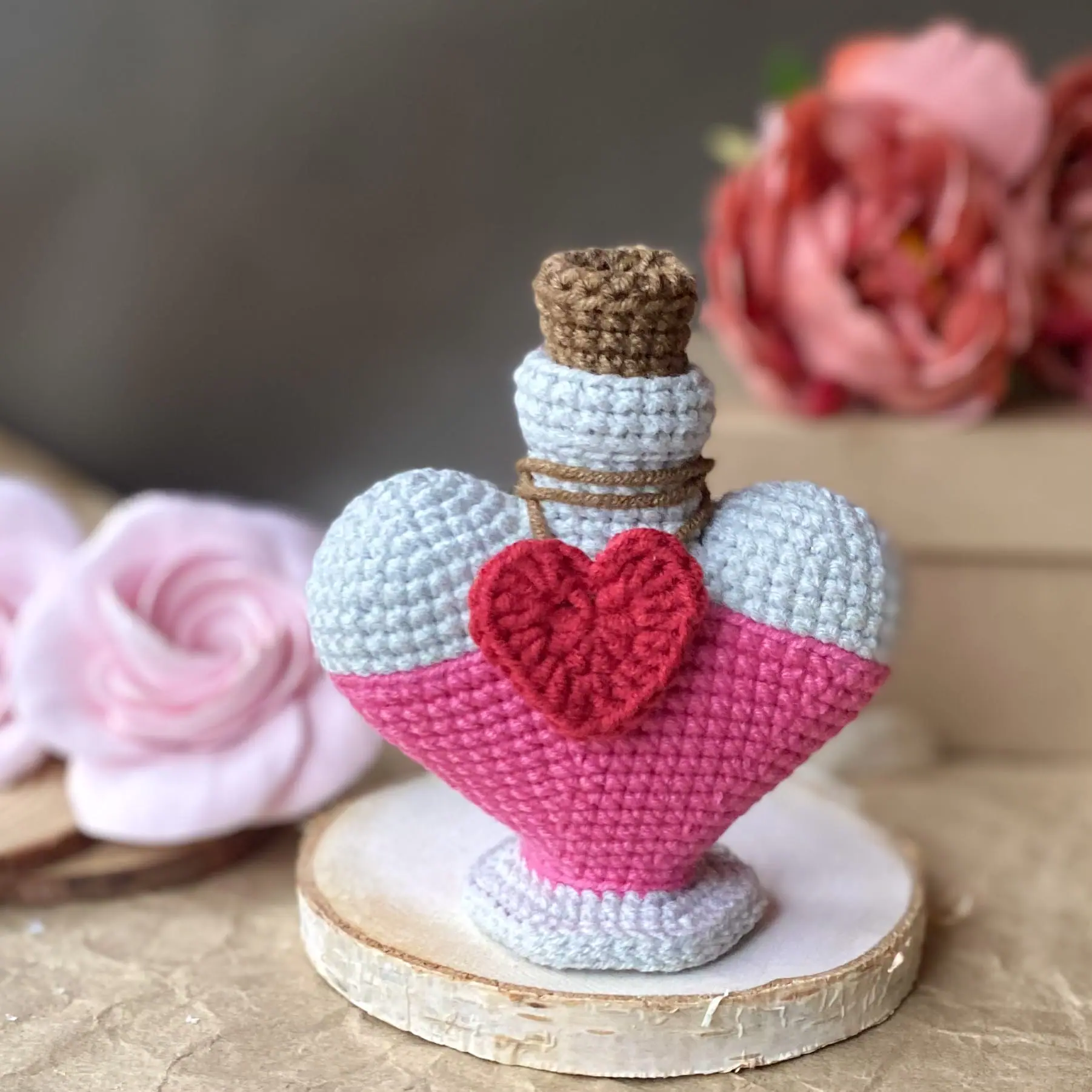 Love potion bottle crochet pattern. Amigurumi heart potion