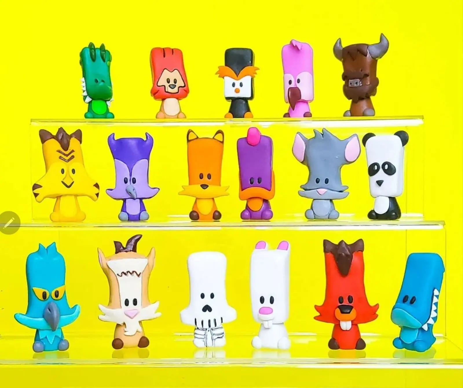 Set of 17 figures Zooba suspects toys Jade Larry Donna Malvin ...