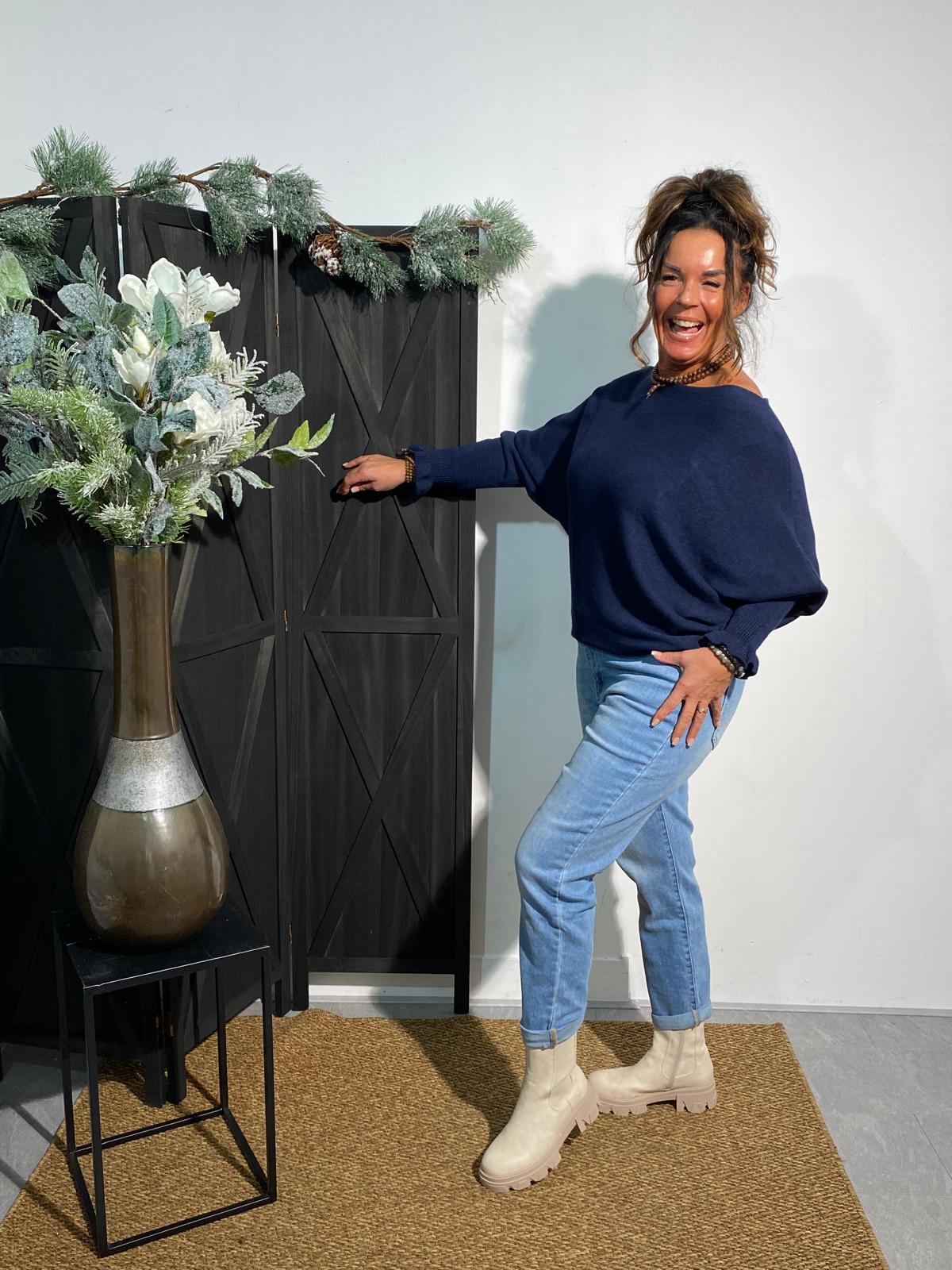 Viki Design Vleermuismouw Trui Navy - Lynny's Boutique