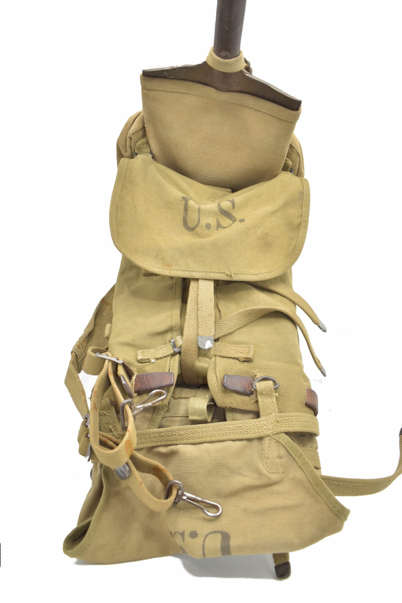U.S WW2 M1928 Haversack with shovel 1942 – Byf41