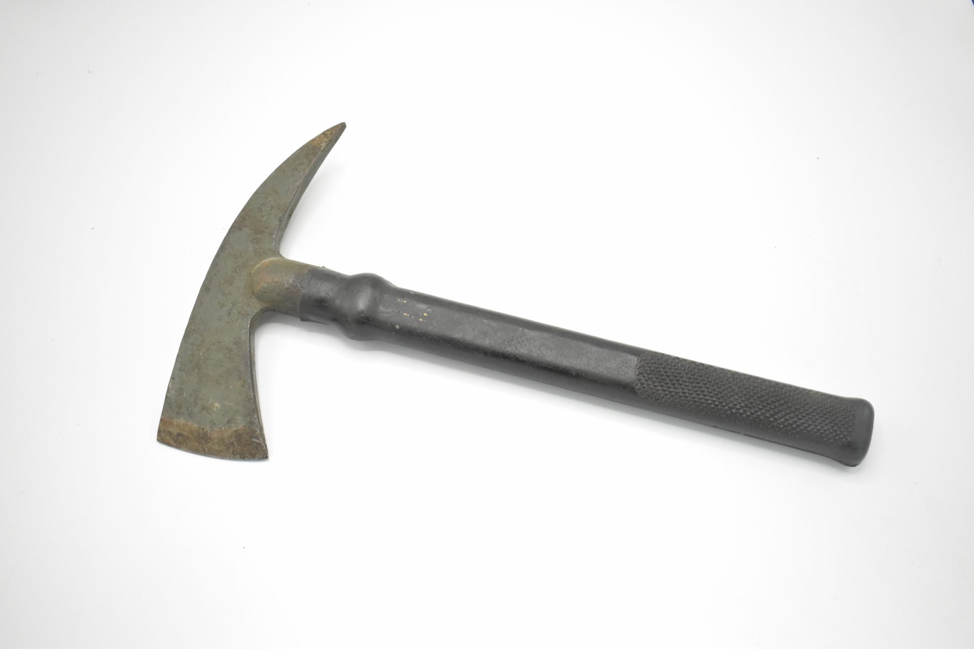 U.S.A.F WW2 Bomber crew escape axe marked ‘ RP4 U.S 1943’ – Byf41