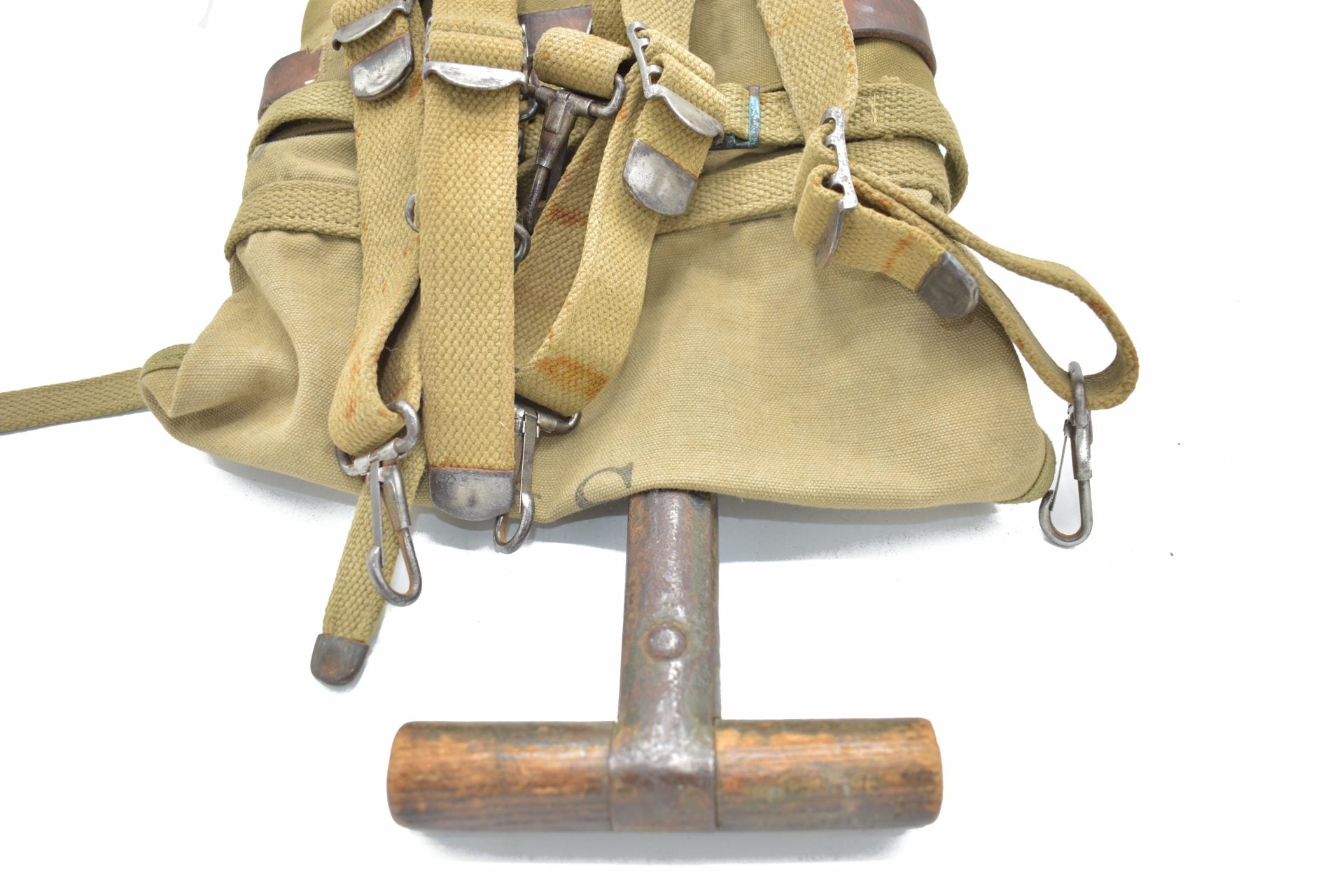 U.S WW2 M1928 Haversack with shovel 1942 – Byf41