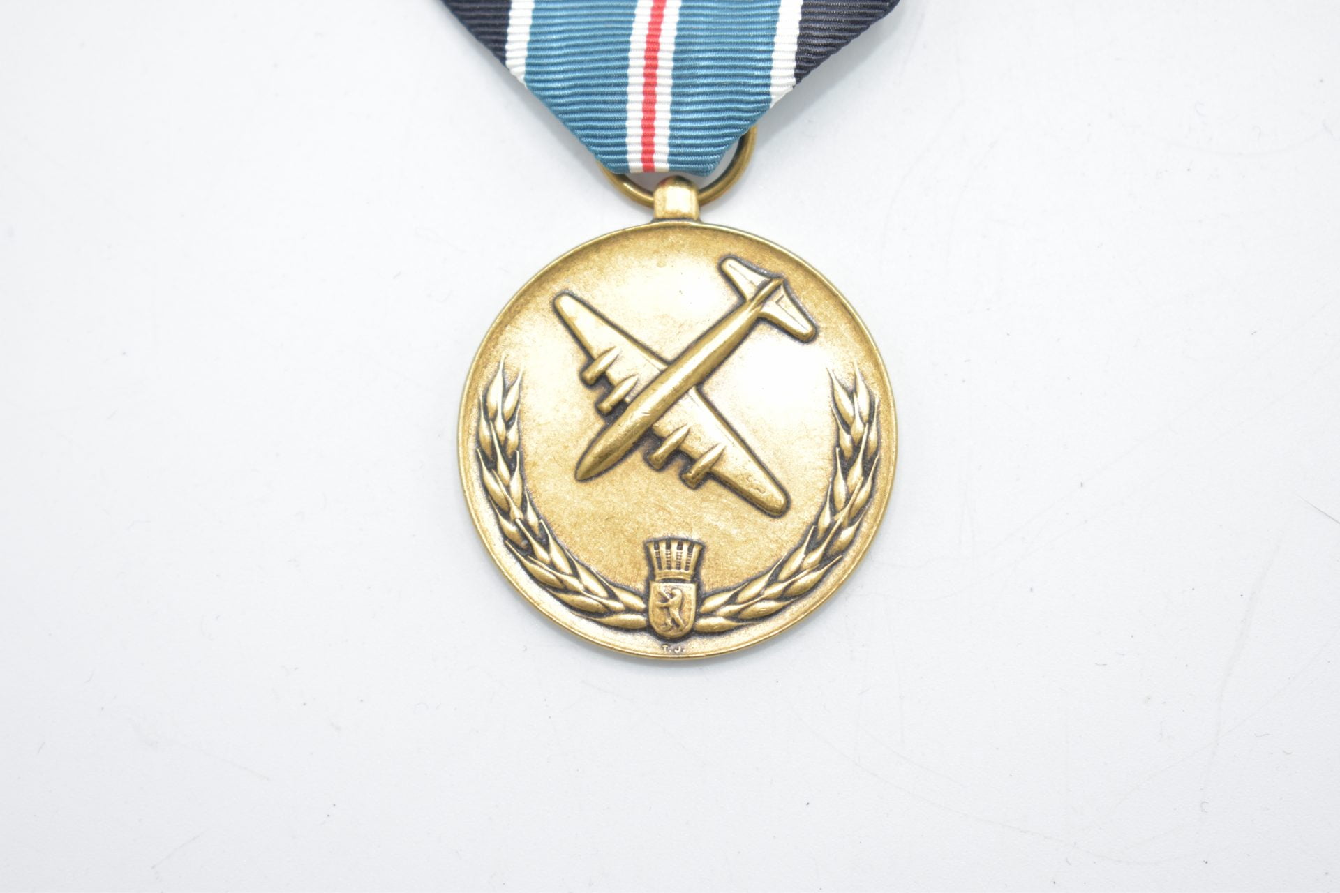 U.S Postwar WW2 Medal for Humane Action – Byf41