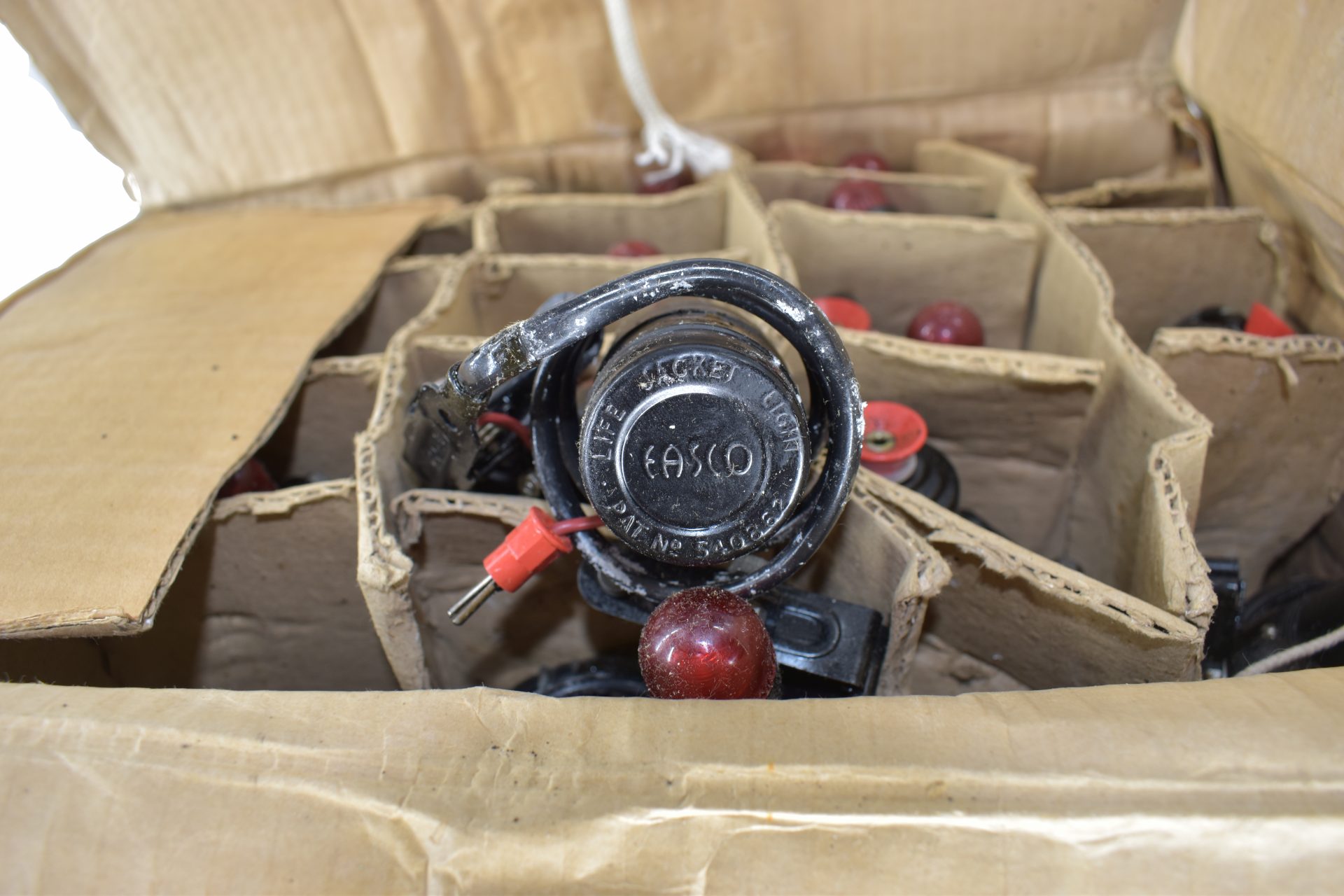 U.S.A WW2 Box with Life jacket lights – Byf41