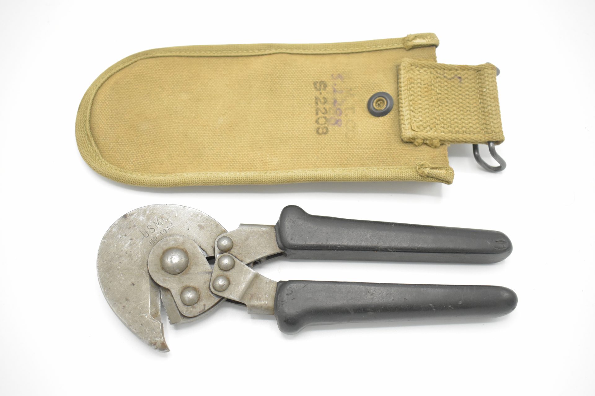 U.S WW2 Wirecutter with webbing marked ‘ USMC Hkp 1943’ – Byf41