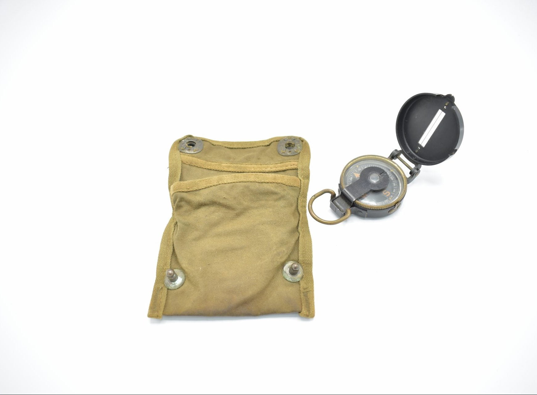 U.S WW2 Army Lensactic Compass with original carrying pouch – Byf41