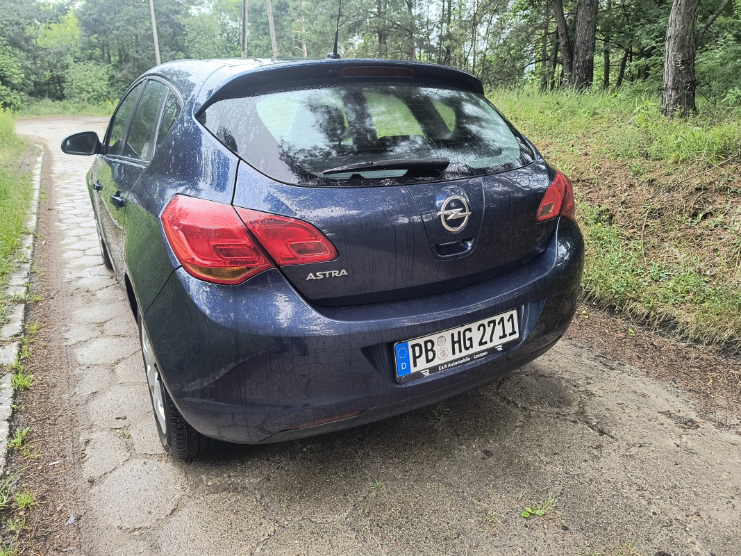 Opel Astra J Hatchback 1.6 16 v 116 km rok 2010 - Ogłoszenia - Moja ...