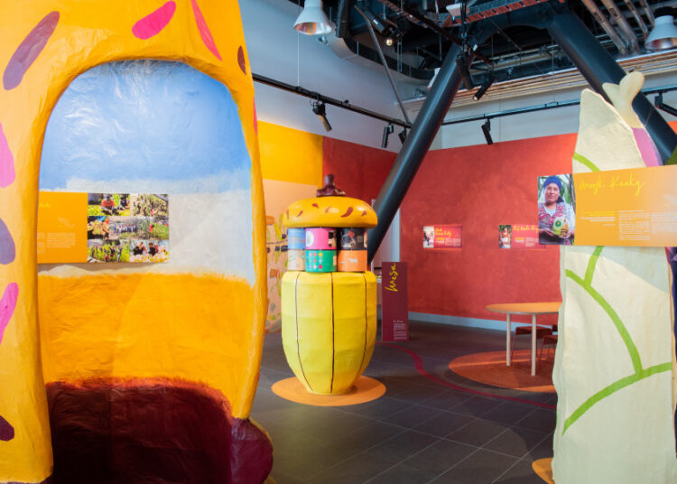 Reimagining exhibition exchange as remote intercultural exhibition ...